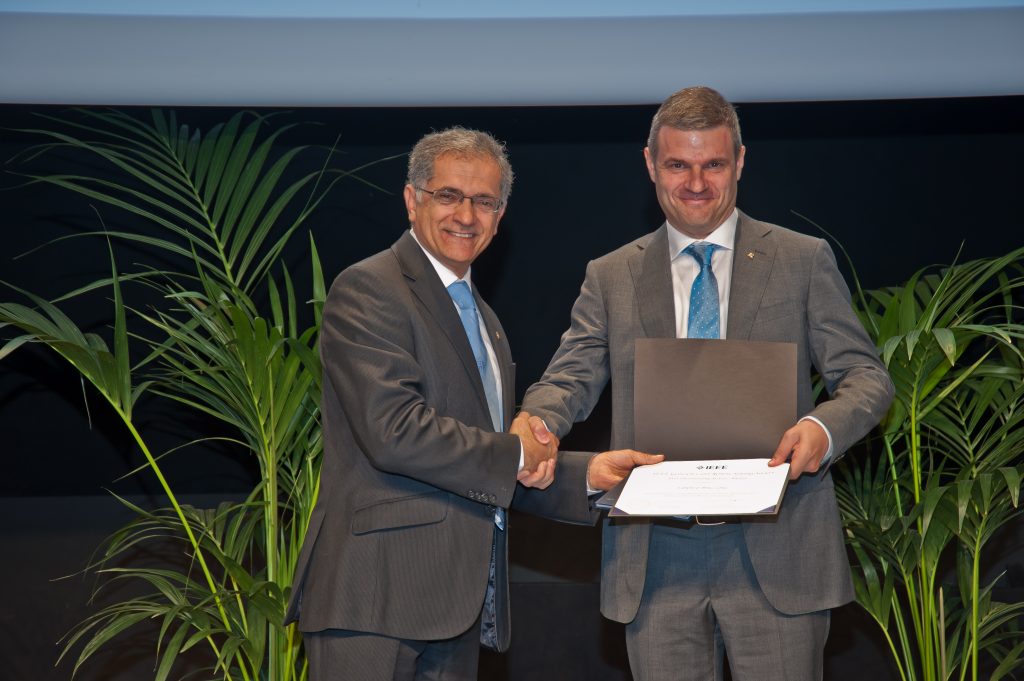 Lorenzo Bruzzone is the recipient of the “2015 Outstanding Service ...